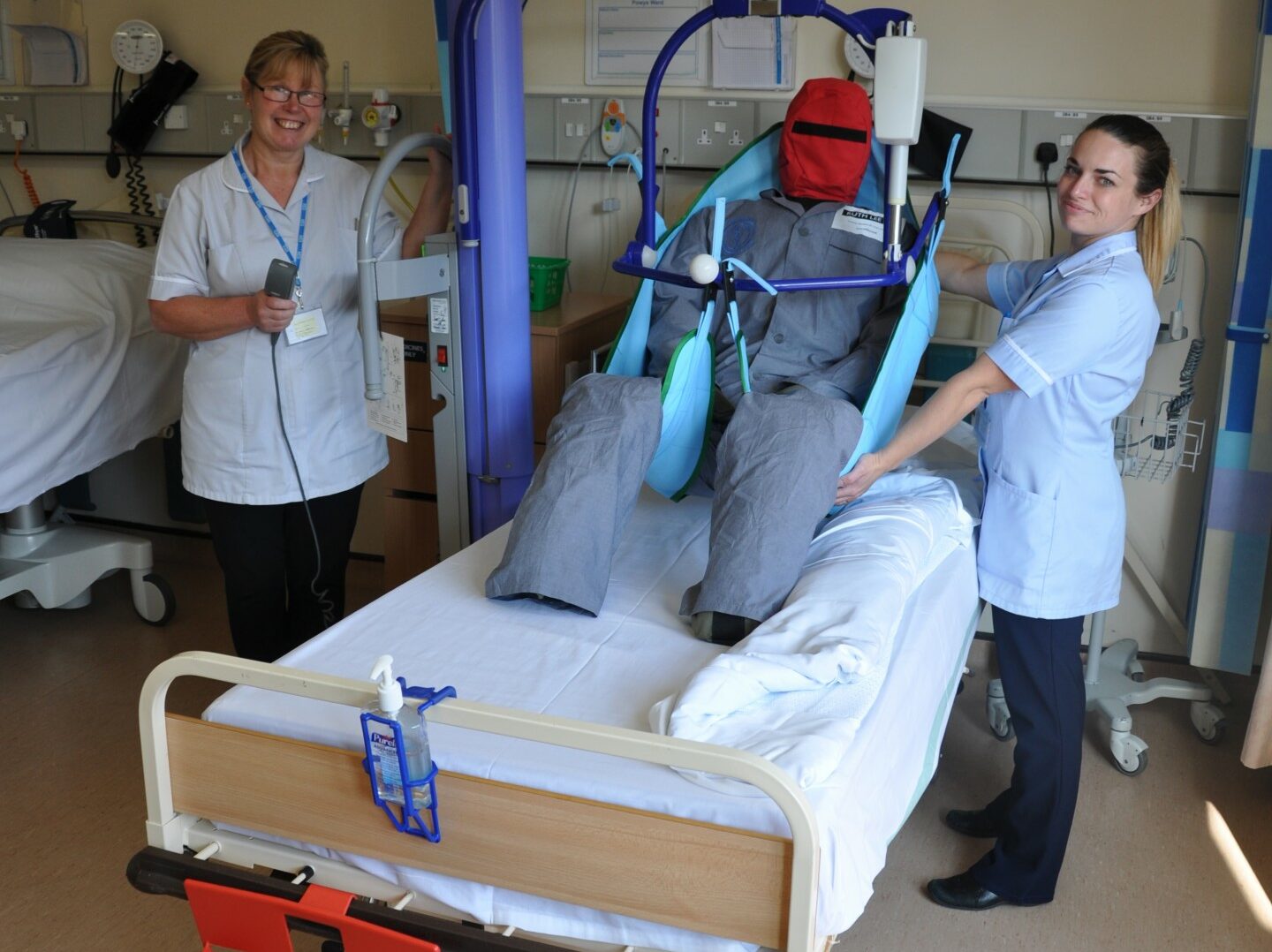 MANNEQUIN D'ENTRAÎNEMENT SOINS INFIRMIERS ET PRISE EN CHARGE DE ...